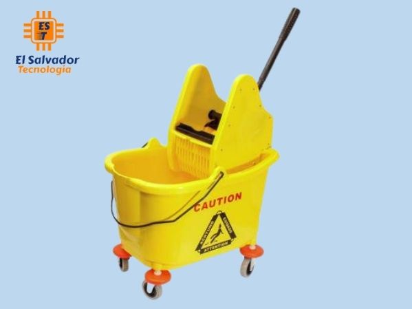 Balde con Exprimidor de Prensa 33 L Kodiak