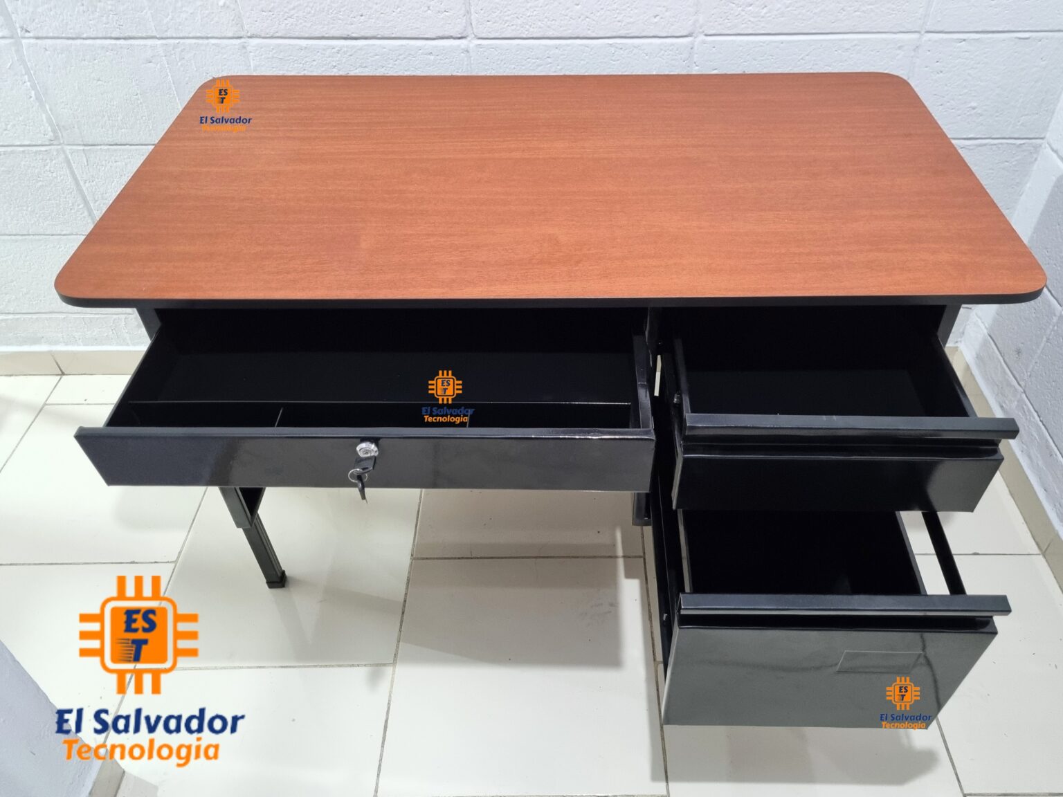 Escritorio Secretarial CMK - Estructura Negra - Cubierta Color Caoba ...